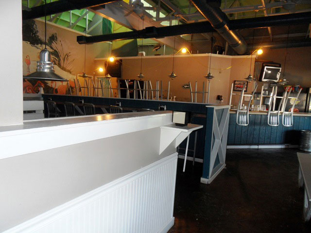 Coastal Breeze Seafood Grill - Patsy Overton Interiors